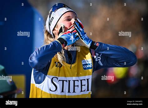 American Jessie Diggins Throws Kisses To The Crowd After A Fis World Cup Race At Theodore Wirth
