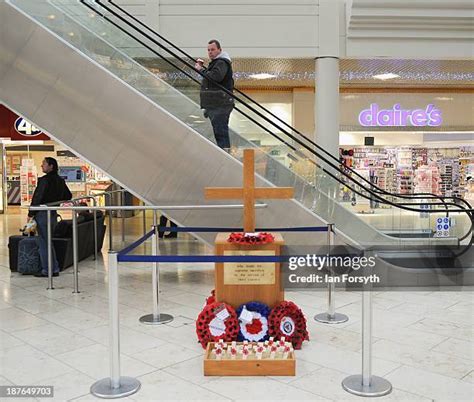 Small Escalator Photos And Premium High Res Pictures Getty Images