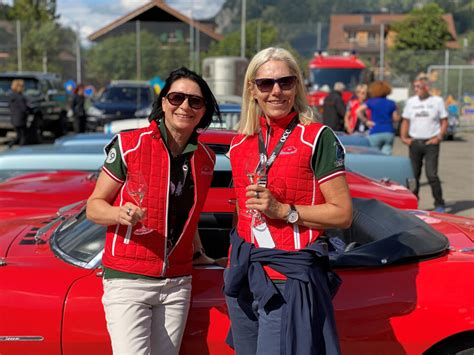 Oldtimerrallyes Filialleiterin Alona Müller Hat Ein Besonderes Hobby