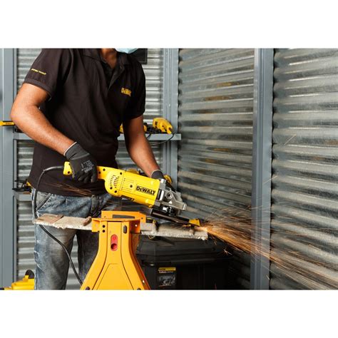 Dewalt Dwe492 Qs 2200w Sarokcsiszoló Nagy 230 Mm Vásárlása Az Obi Nál