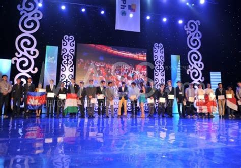 Олон улсын физикийн олимпиадаас манай улсын таван сурагч медаль авчээ