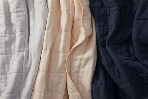 Coverlet Vs Quilt Whats The Difference Casper Classic Bed Covers Quilted Pillow Shams