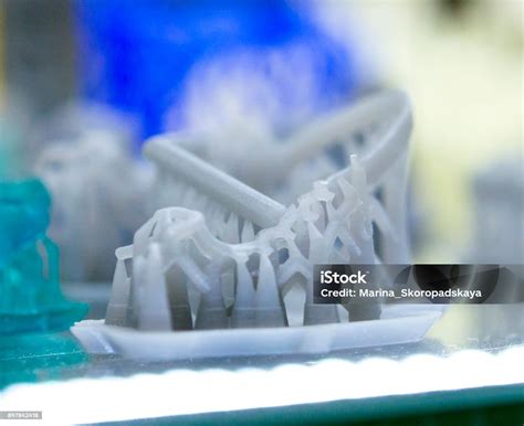 3d 프린터로 만든 블루 Photopolymer 소재의 모델 3d 프린팅 필라멘트에 대한 스톡 사진 및 기타 이미지 3d 프린팅 필라멘트 3차원 인쇄 3차원 형태