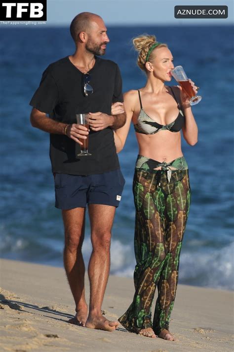 Christine Quinn Sexy Seen Flaunting Her Hot Tits In A Bikini Top On The Beach In Cabo AZNude