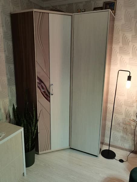 Продаётся угловой шкаф состояние отличное Торг для связи писать по номеру Чита Барахолка