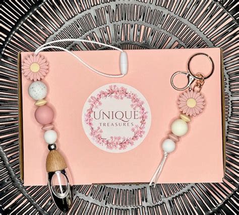 Gs06 T Set Dusty Pink Daisy Matching Car Diffuser And Keyring Unique Treasures