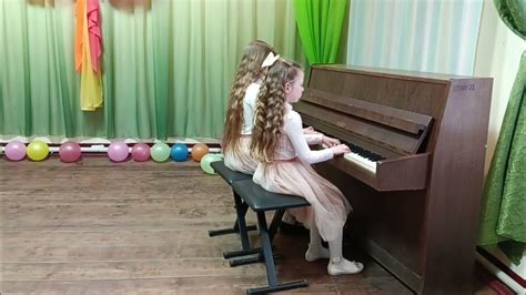 Вiдблиски вальсу, вик. дует: О.Коляди, Є.Коляди. Викл. А. Коляда, Л ...