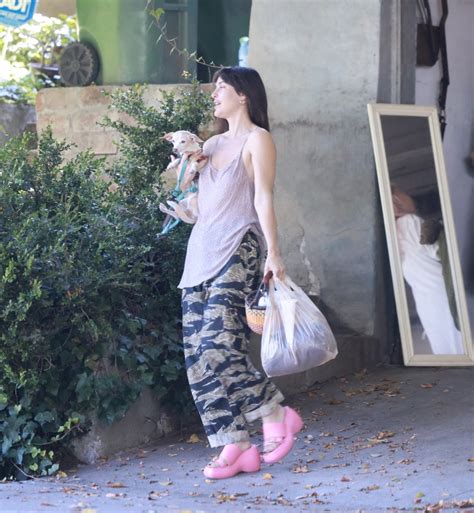 Bruce Willis Daughter Scout Goes Topless As She Undresses In Middle Of