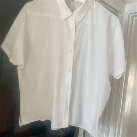 Uniqlo Tops Uniqlo Classic White Buttondown Shirt Poshmark