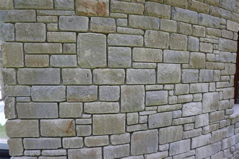 Green Sandstone Slim Wall Cladding Semi Coursed Cladding Slips