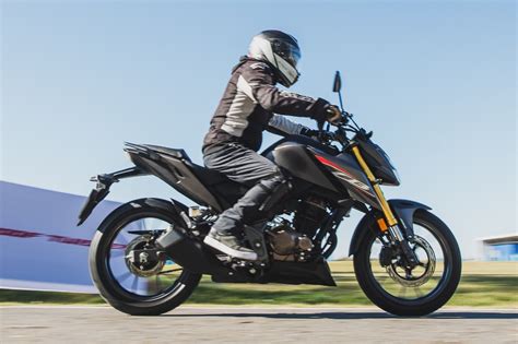 Honda Celebra El Primer Año De Cb300f Twister Autoweb Argentina