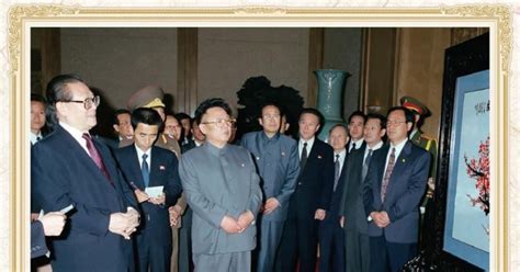 北 김정일이 받은 선물 공개 美·러 선물 있지만 한국 선물은 쏙 뺐다