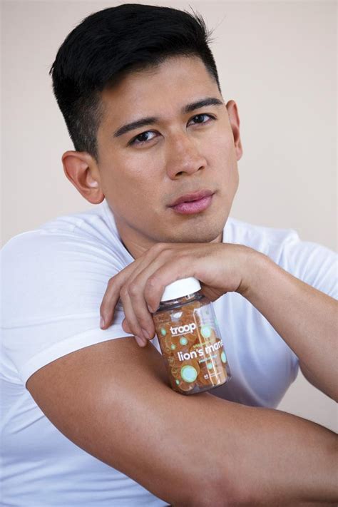 Drag Races Calix Quan Is The Latinx Asian Gaymer The Pit Crew Needs