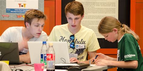 Jugend Hackt Programmiernachwuchs In Nord Süd Ost Und West Netzpilotende
