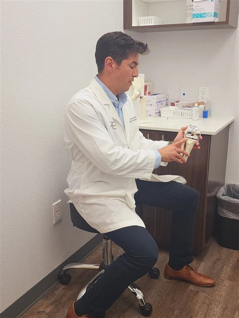About — Dr Bruno Gross Orthopaedic Surgeon