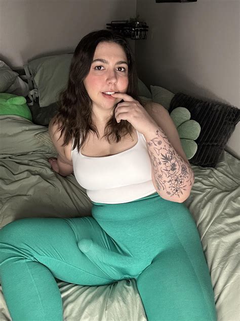 We could have a lot of fun together 💚💚 : r/HiddenStrapon