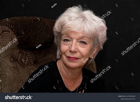 66 60 Year Old Single Black Woman 图片、库存照片、3d 物体和矢量图 Shutterstock