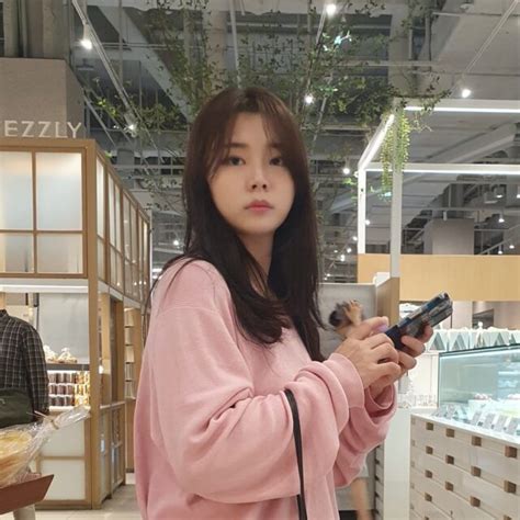 Cherished Singer Sues Husbands Affair Partner And Divorces Him