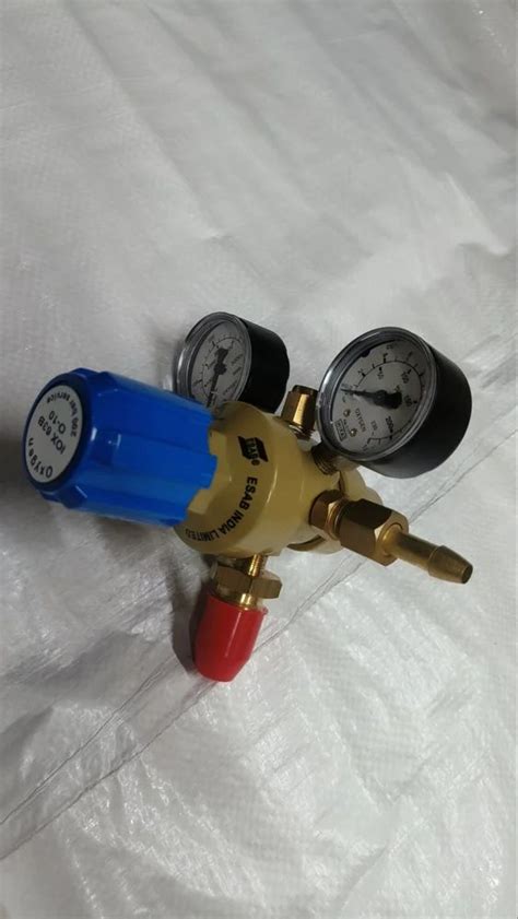 Two Stage Gas Regulators At Rs 6200 Oxygen Regulator In Mumbai Id 2855280264155