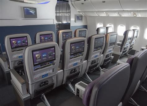 United Boeing 777 200 Economy Plus