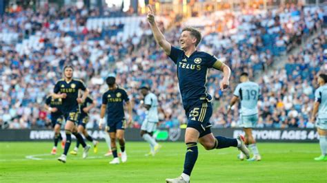 Alan Pulido Y El Sporting Kansas City Caen Ante El Vancouver Clarosports
