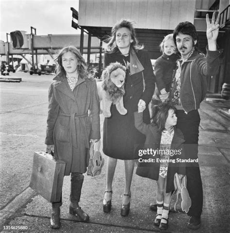 3372 Mary Mccartney Donald Photos And High Res Pictures Getty Images