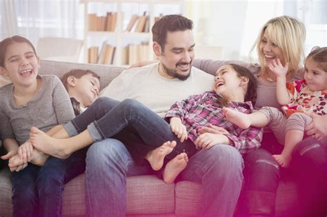 Casi La Mitad De Las Familias Numerosas Vive Con Menos De 2 500 Euros
