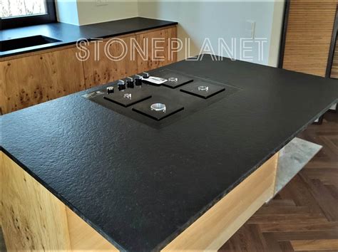 Гранитная столешница черная Absolute Black Leather