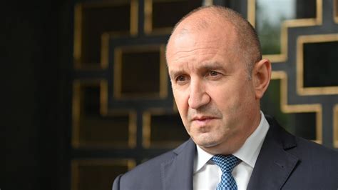 Президентът Радев Рафинерията в Бургас трябва да има надежден собственик държавната намеса е