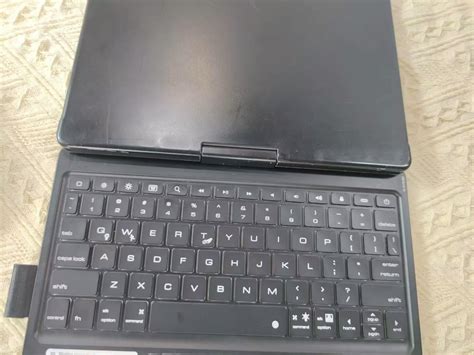 Swift 360 Keyboard Rotatable Ipad Keyboard Case Mave