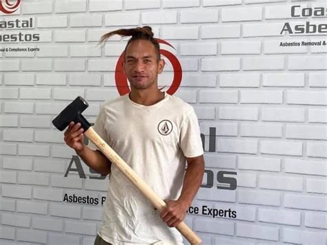 Hero Paramedic Risked Own Life In Russell Island Fire Tragedy Gold