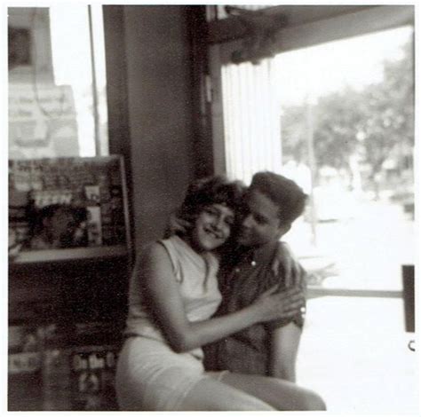 Vintage Dating 42 Lovely Snapshots That Capture Couples In The 1950s