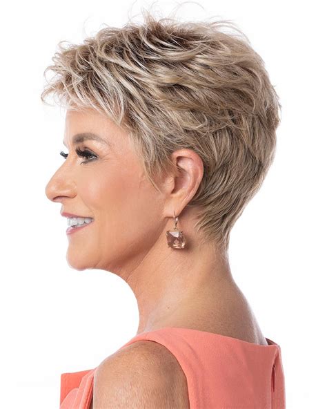 33 Easy Short Hairstyle Ideas For Every Hair Texture Image 14 Of 39