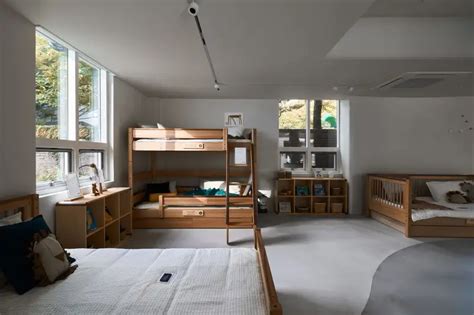 화이트and우드톤 고급스러운 80평 어린이 가구쇼룸 인테리어 마포구 염리동