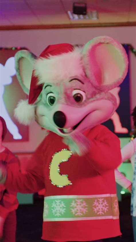 Chuck E Cheeses Is Celebrating 40 Years Of Fun So Chuck E And