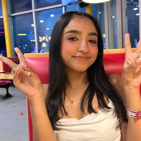 Emily Xo Gabsmth On Threads