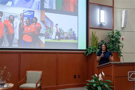 Jamila Smith Young Inspires Young Women At She Leads The Way Symposium Baptistleader