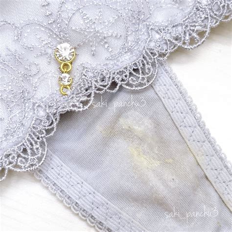 さき♡下着売り子 On Twitter 排卵日かも♡ いつもより少しトロッとした おりもの出ました🫧 恥ずかしいけどじっくり観察 してみて