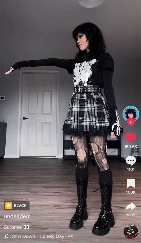 Undeadem Outfit 🥰 Dark Academia Graphic Sweater Outfit Ideas Fashion