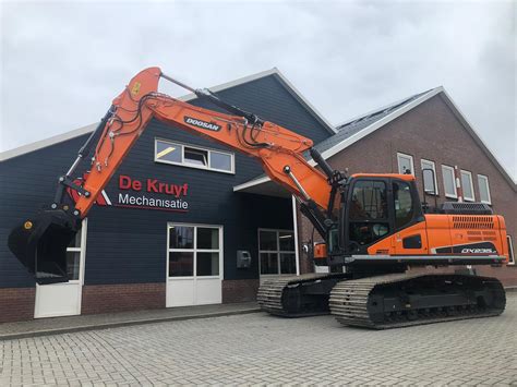 Nieuwe Doosan Dx235lc 5 Rups Kraan Voor Firma Kamphorst Uit Ermelo