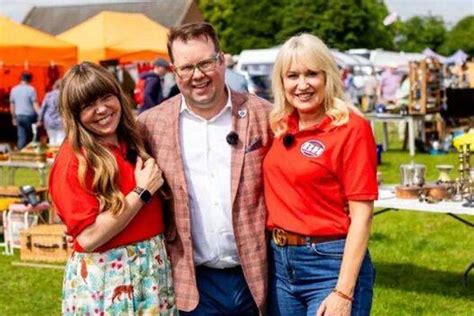 I Was On Bargain Hunt And One Crucial Detail Is Staged The Mirror