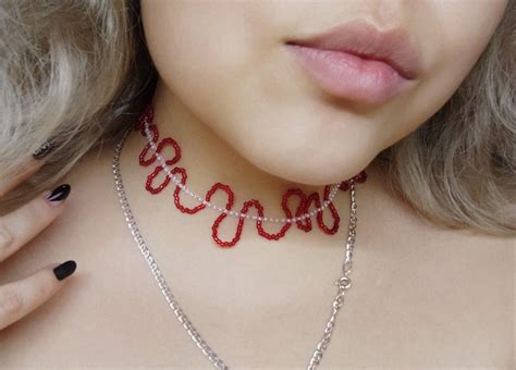 Фенечка из бисера | Diamond necklace, Choker necklace, Chokers