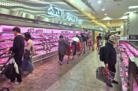 롯데마트 홈파티용 등심·랍스터 최대 반값 할인 한국경제