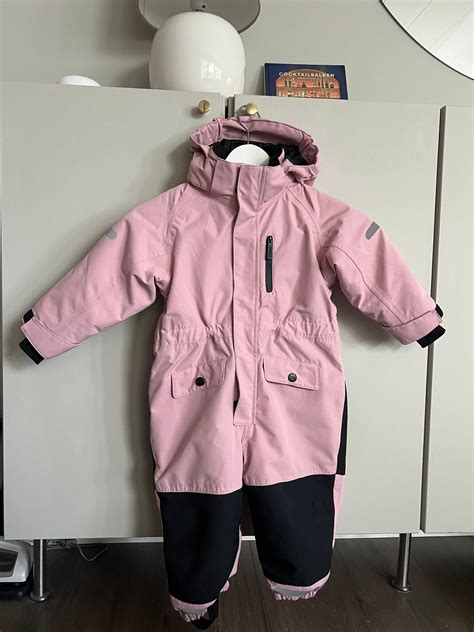 Se Produkter Som Liknar Ströva Rosa Vinteroverall St På Tradera 697325678