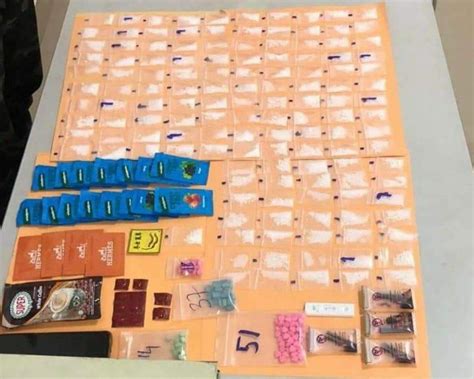 នគរបាលឃាត់ខ្លួនមុខសញ្ញាជួញដូរគ្រឿងញៀនម្នាក់និងវត្ថុតាង សារព័ត៌មាន នគរវត្ត