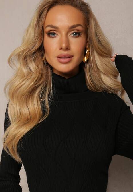 Czarny Golf Z Ozdobnym Splotem Lorefi Renee