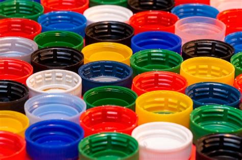 Tapas De Plástico De Colores Para Reciclar Foto Premium