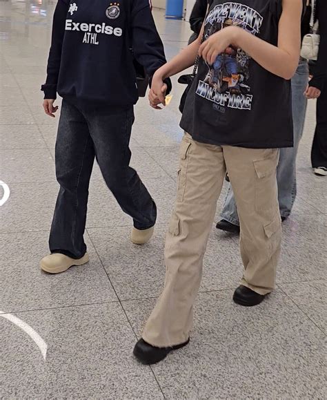 Noname On Twitter 잠만 띠발🤯🤯🤯 To 쑤와연 커플 신발인지 아닌지 해명 부탁해요 해명해 아니해명하지마 아니해명해