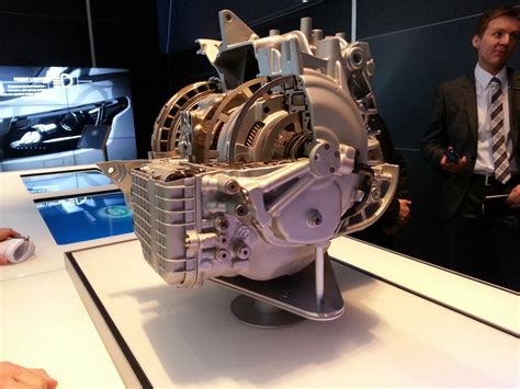 Land Rover Showcases World S First 9 Speed Gearbox