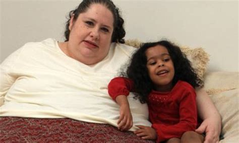 World S Fattest Mother Donna Simpson S Daughter Is Her Feeder Daily Mail Online
